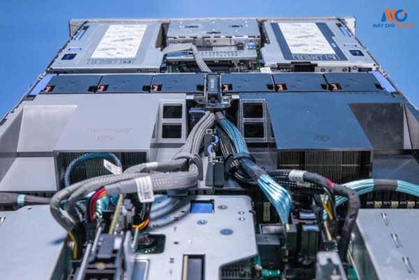 Đánh giá Dell EMC PowerEdge R750xa, - Tăng tốc, bảo mật cao