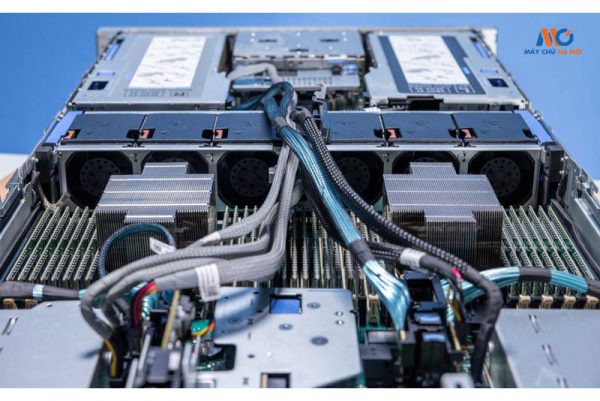 Đánh giá Dell EMC PowerEdge R750xa, - Tăng tốc, bảo mật cao